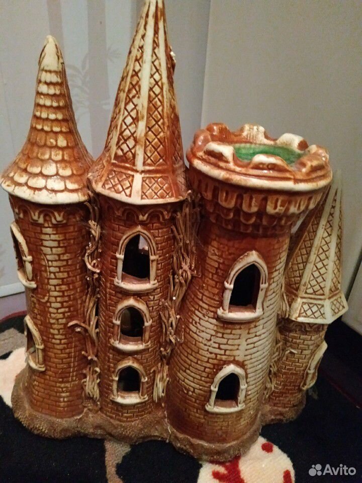 Замок для аквариума